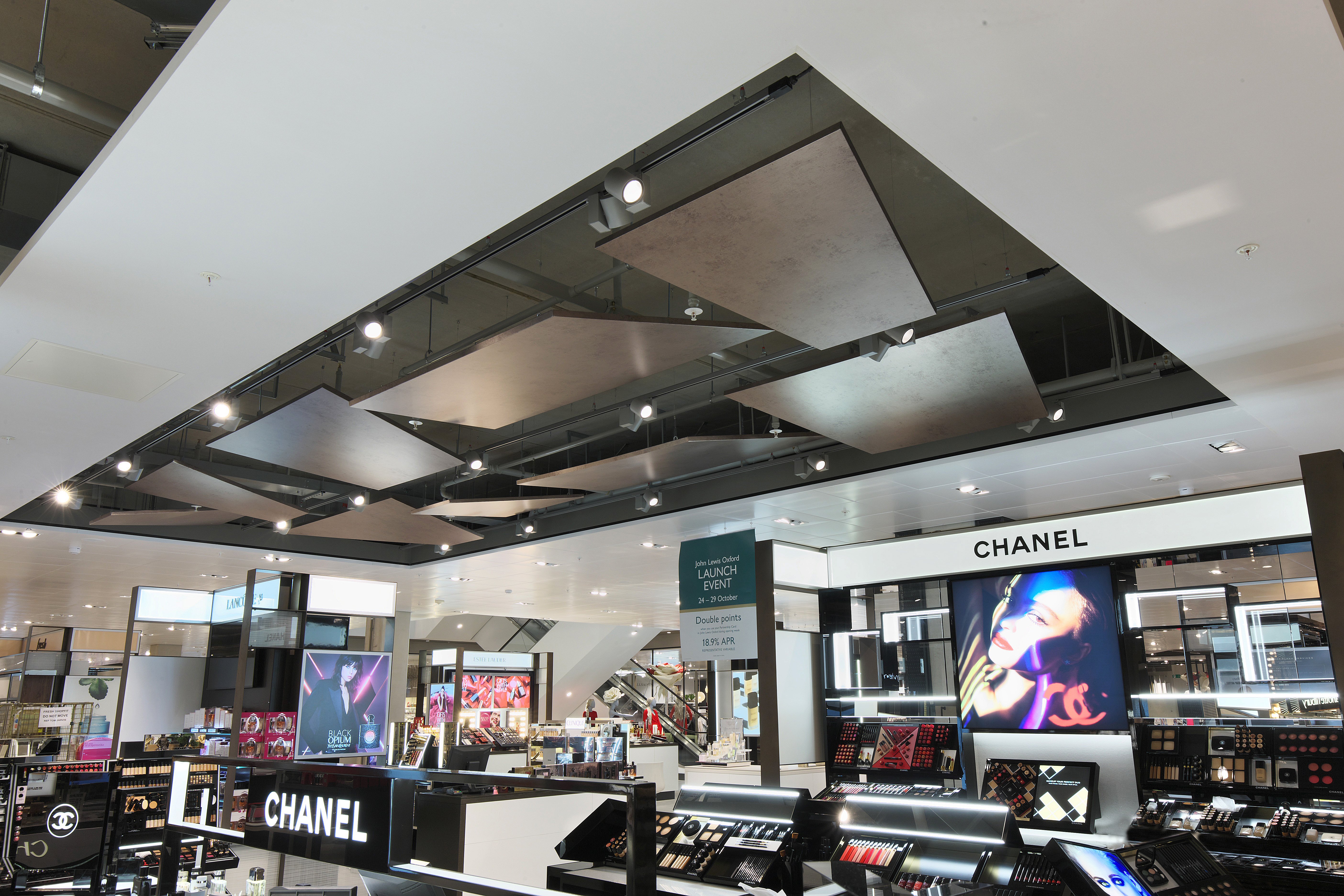 Integrating Technology With Your Retail Cosmetic Display